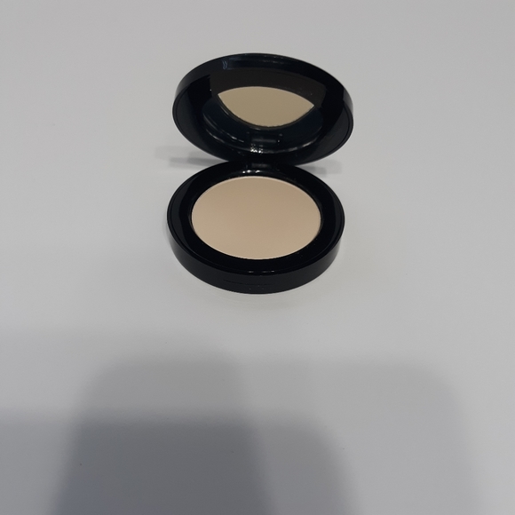Vincent Longo | Makeup | Vincent Longo Eyeshadow In Wannabe | Poshmark